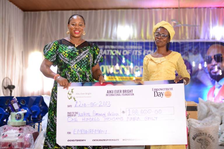 Ondo First Lady lauds Aiku Ever Bright Foundation on massive widows ...
